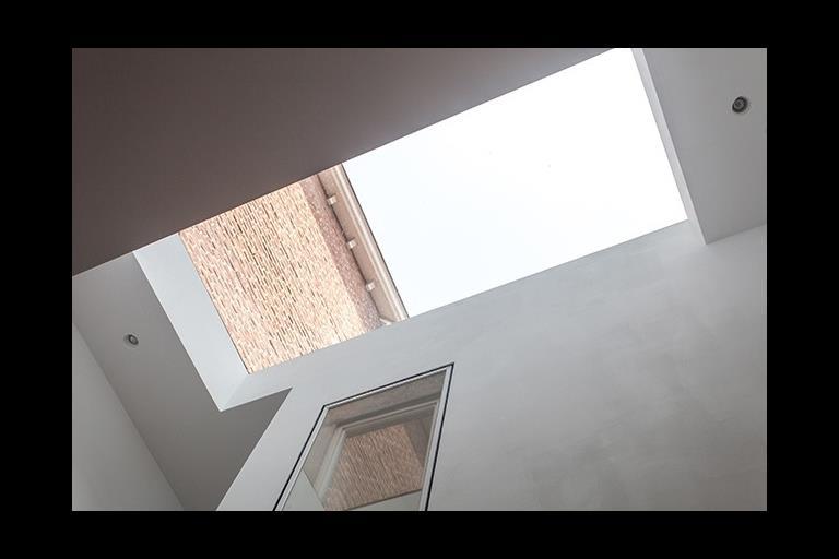 3-metre-wide house wins daylight award for the clever use of space ...